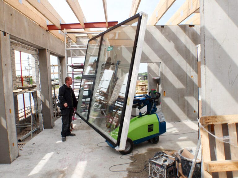 Winlet 400 Glass Handling Lift - Monitor Lifts