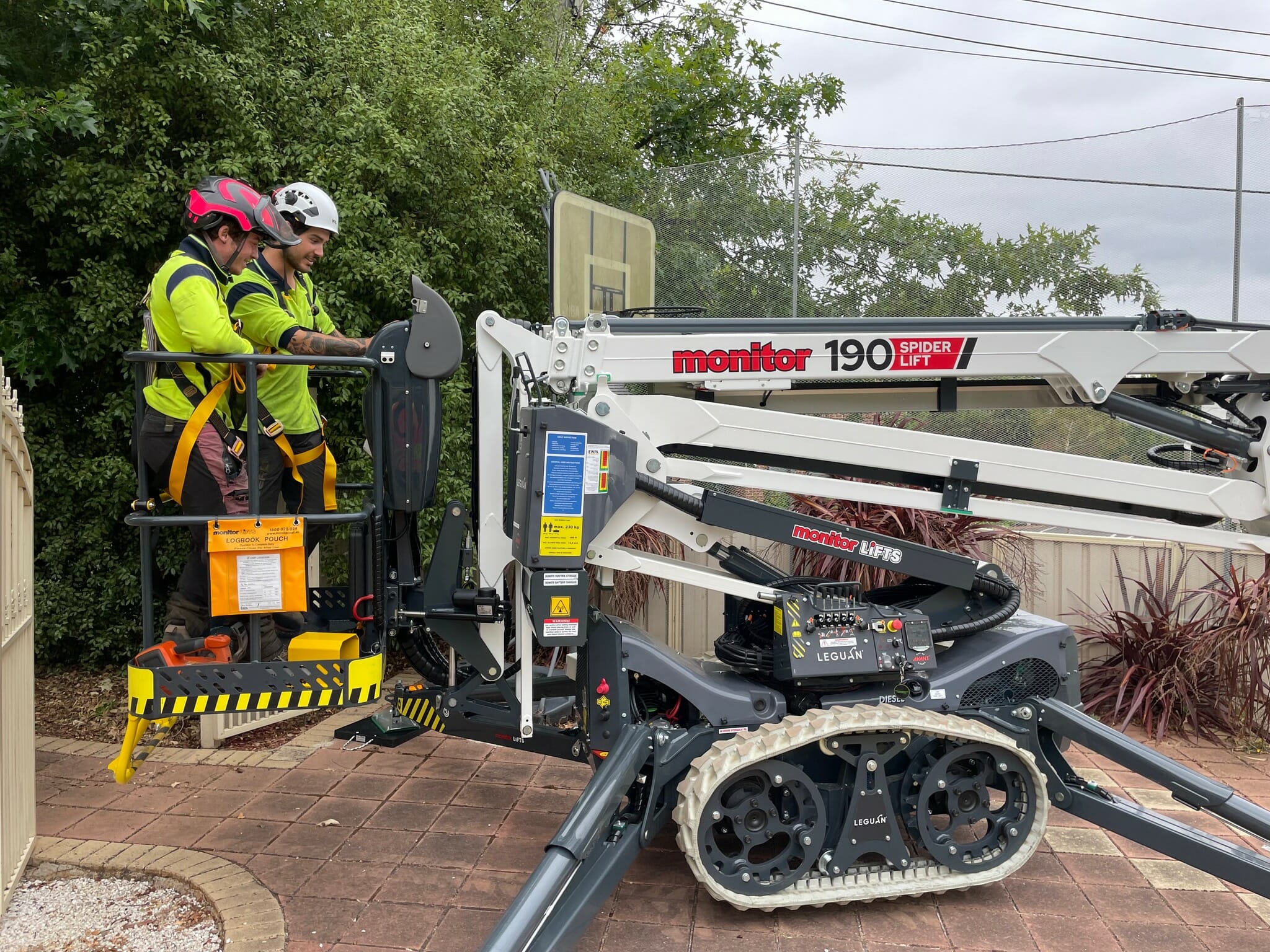Spider Man Leguan 19M LEGUAN 190 TRACKED BOOM LIFT ON UNIQUE TRAILER