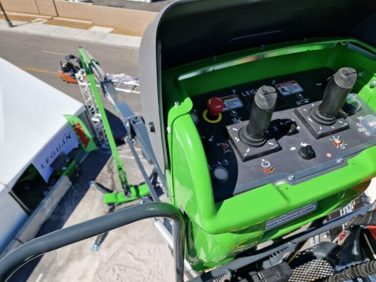 Leguan 225 Spider Lift — Monitor