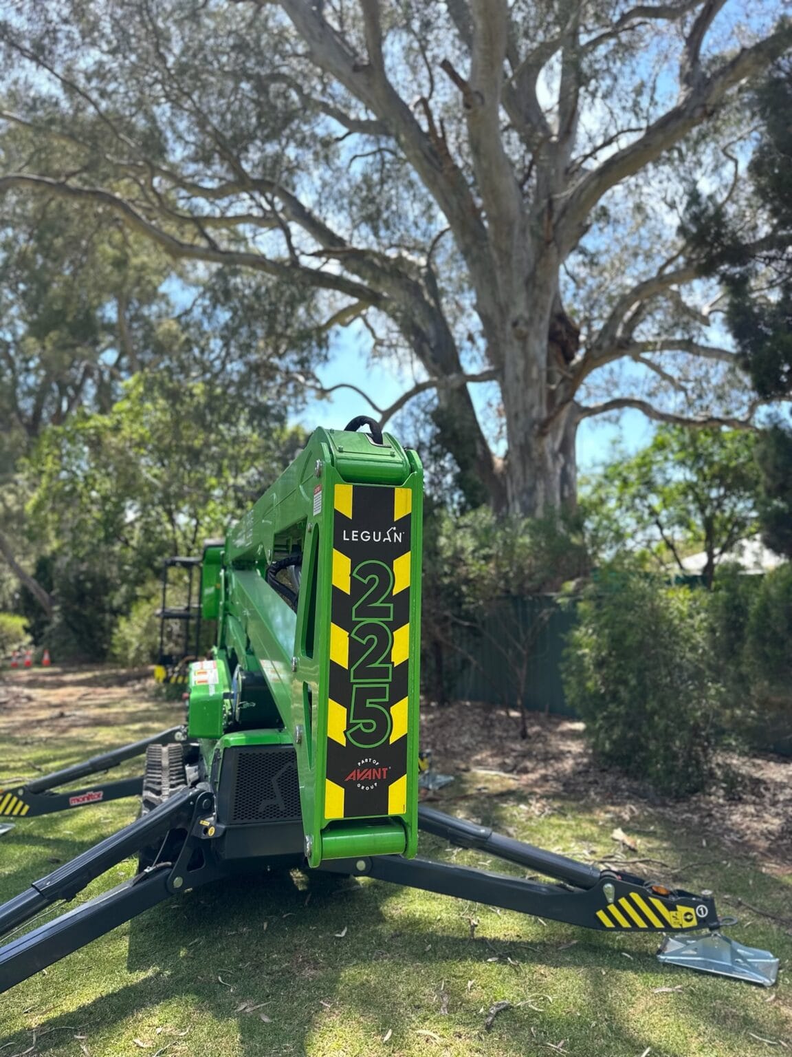 Leguan 225 Spider Lift — Monitor