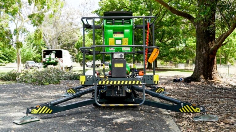 Leguan 225 Spider Lift — Monitor
