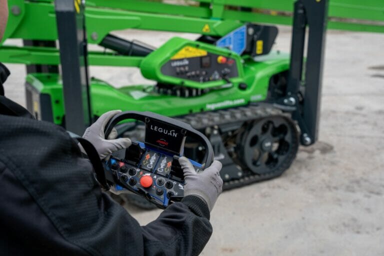Leguan 225 Spider Lift — Monitor