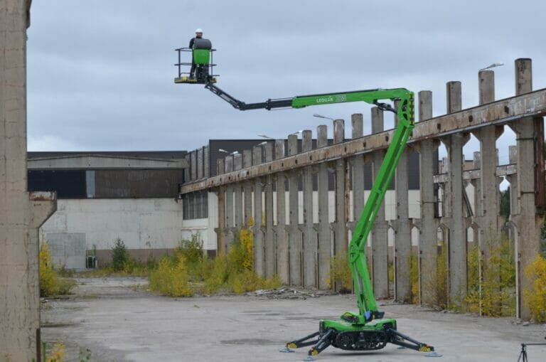 Leguan 225 Spider Lift — Monitor